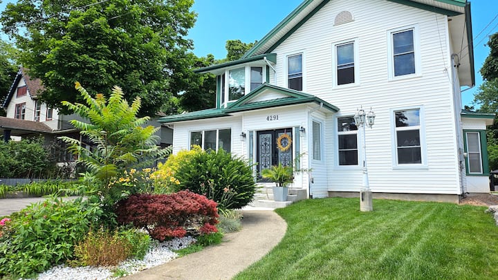 Welcome To Serenity Inn !- Breakfast Included! - Niagara Falls, NY