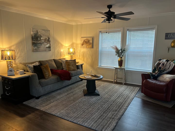 Cute & Cozy Fl Home - Lake City, FL