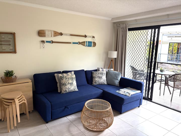 Nautical Stylish Ground Level 1 Bedroom Unit - Tewantin