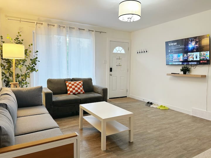 Spacious 3-bed Gem Near 8th St - Enchanted Forest at Forestry Farm