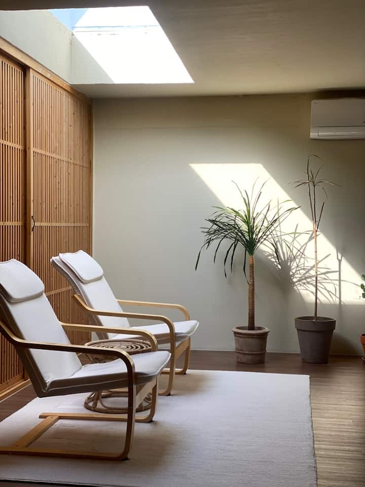 월정리 감성숙소 | 햇살 가득한 테라스 복층 스튜디오 | 해변 도보 5분 - Jeju-si