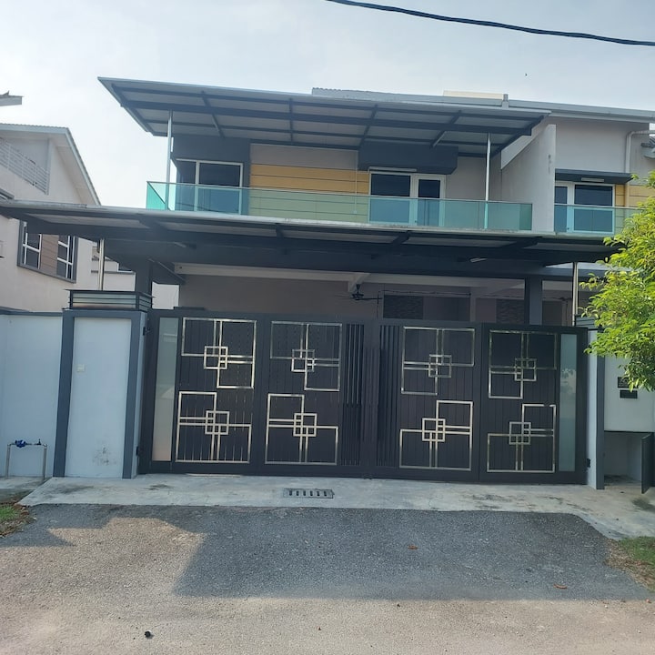 Thibas Homestay - Bagan Lalang