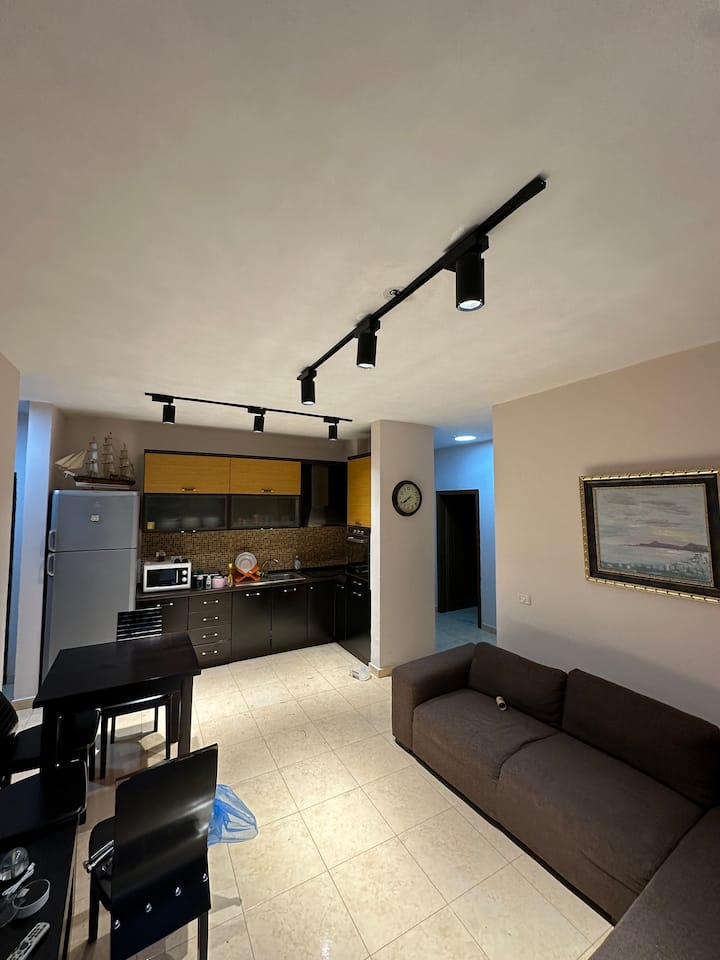Cozy 5-person Beach Apartment - Golem