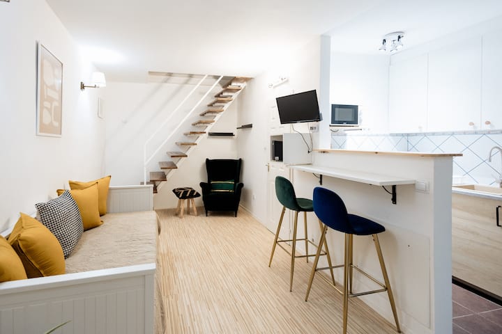 Cool & Stylish Apartment In The Heart Of Budapest - Budapest