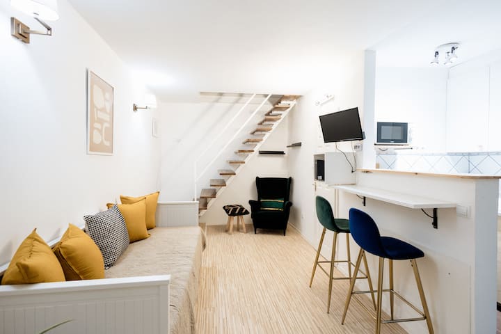 Cool & Stylish Apartment In The Heart Of Budapest - Budapest