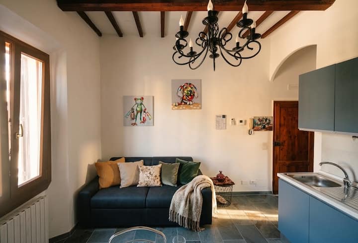 House In The Ancient Village - Monteriggioni