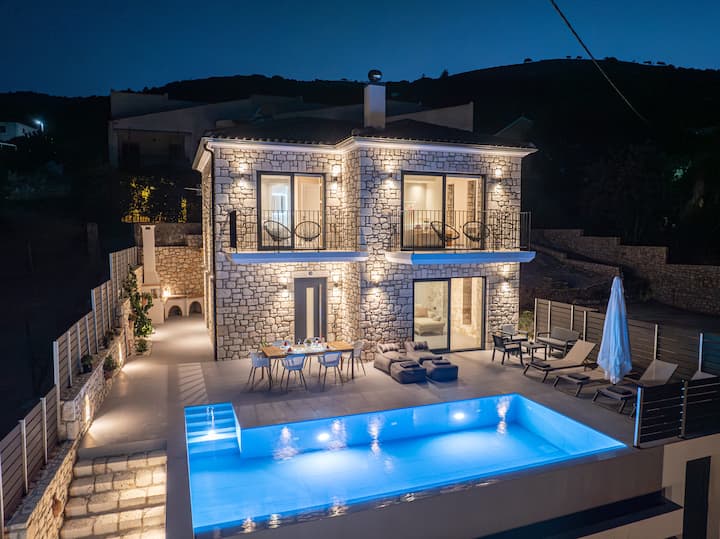 Luxury Private Villa Aris ! 5 Min Walk From Res/nt - Asos