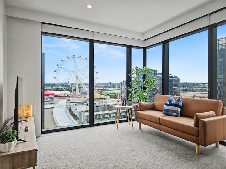 Exclusive Corner Unit With Views. Pool/gym. - Brunswick