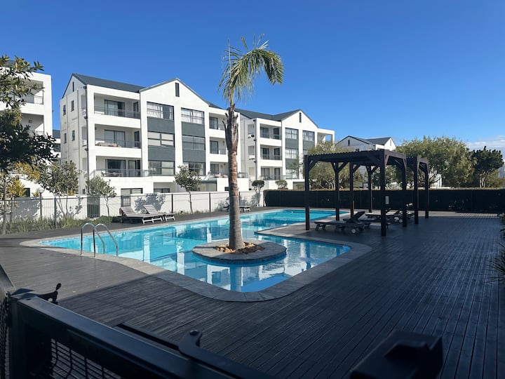 3 Bedroom Apartment - Sandown (No Load Shedding ) - Western Cape