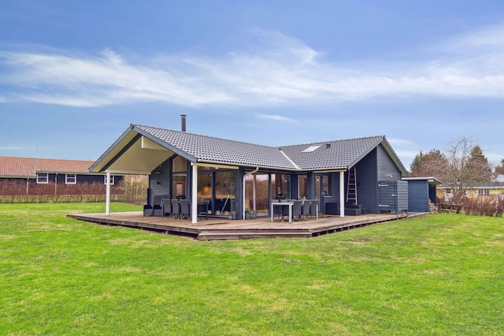 ​Exclusive & Serene Modern Escape With Nature View - Denmark