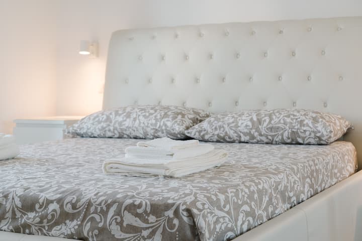 Pau Suite Home - Fiumicino