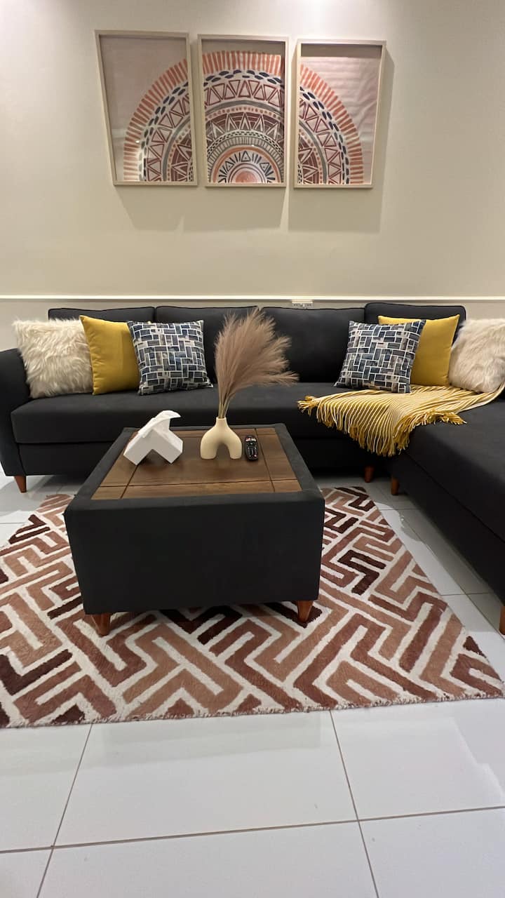 Beautiful Modern Apartment In Great Location - Dzsidda
