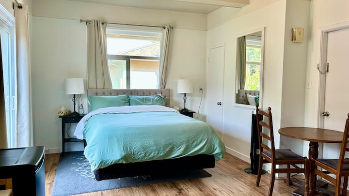 A Room On The Gorge - Victoria