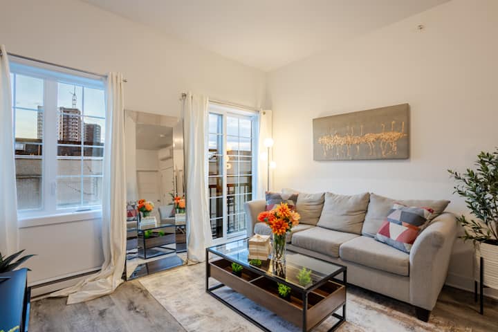 Chic And Spacious 3 Bedrooms In Griffintown - LaSalle