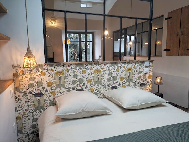 Studio Loft Au Charme D'atelier, Très Cocooning - Ardèche