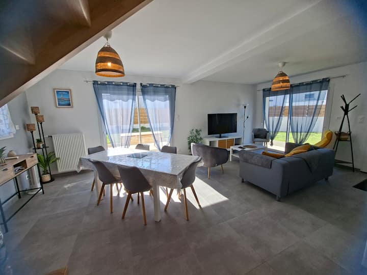 Maison Neuve à 1,3 Km De La Mer Et 600 M Du Bourg. - Lannilis