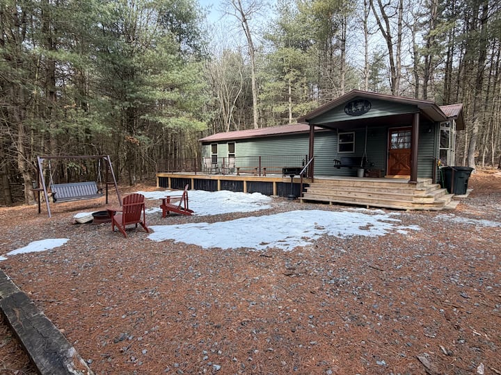 Arlene’s Tiny Cabin “The Love Shack” - Weiser State Forest, Pine Grove