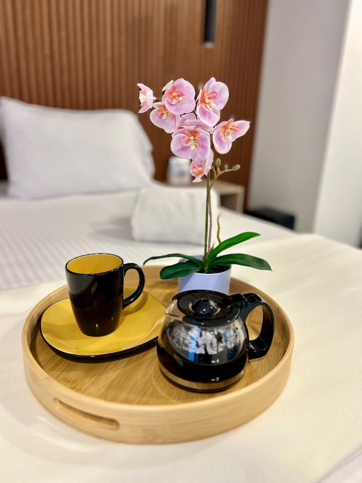 Poblado Loft, 15 Min Walk To Provenza, Wifi 300mb - Medellín, Colombia