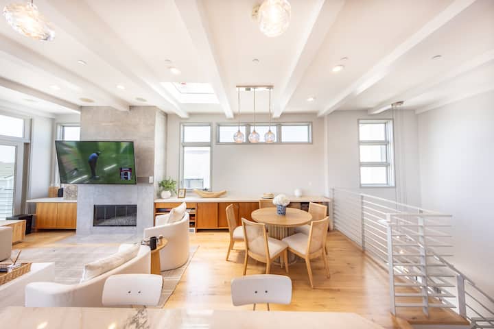 Oceanview Lux Home, Perfect Location, Walk, Garage - Manhattan Beach, CA