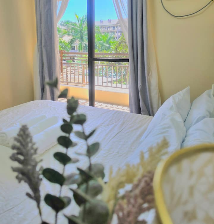 2 Bedroom Resort-type Free Parking | Wifi Netflix - Taguig