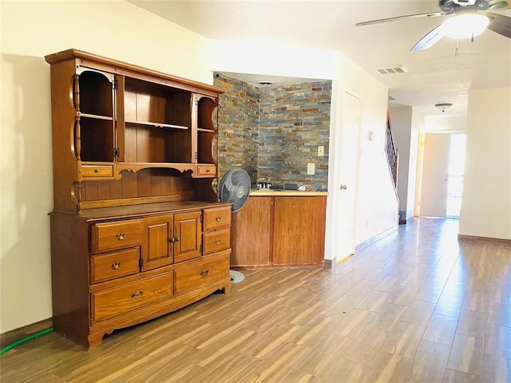 Whole Place Of Two Bedroom - Stafford, TX