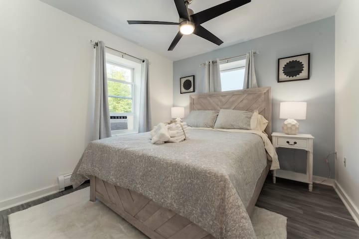 Acadia Basecamp 5| Walk To Lobster, Coffee, Bakery - Bar Harbor, ME