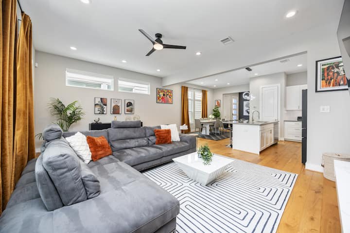 3b Spacious Patio Townhome| Fenced Back Yard - Houston, TX