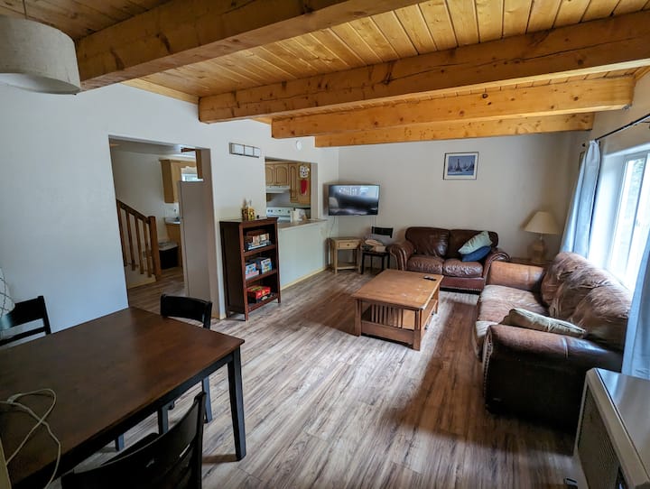 Charming Duplex Home, Close To The University - Fairbanks, AK