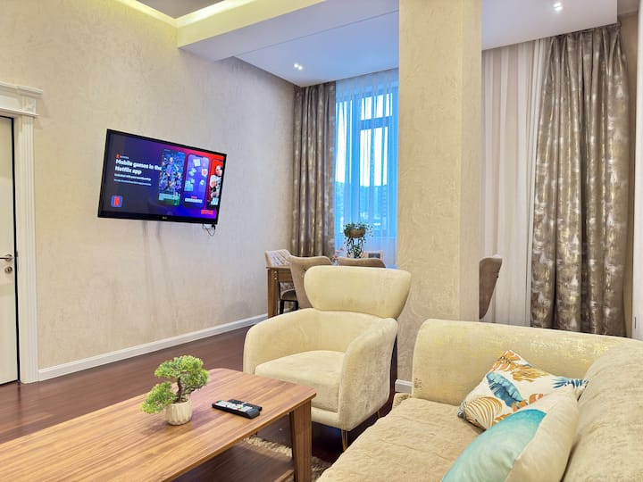 Central Baku•2‑bedroom Apt•balcony•elevator•65″ Tv - Azerbaijan