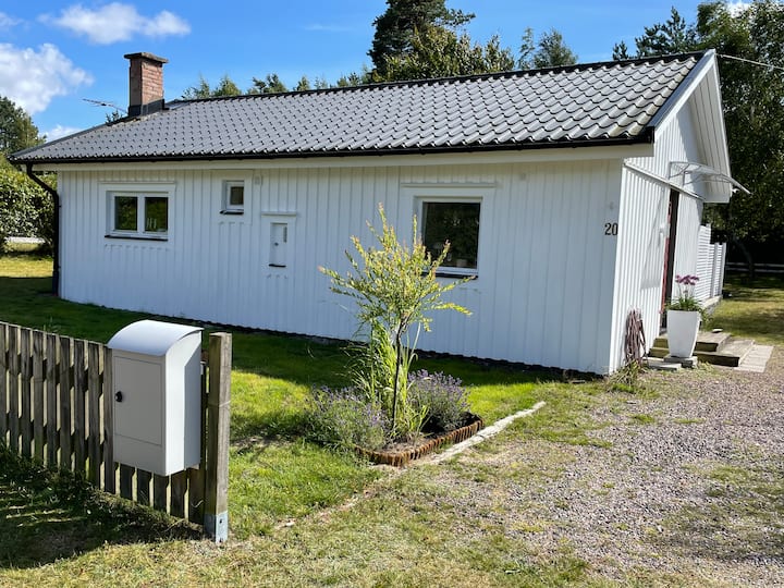 Mysig Stuga På Naturskön Tomt - Mellbystrand
