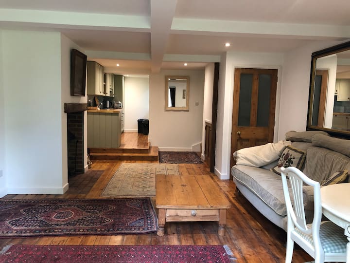 Willow Cottage With Pool - South Downs