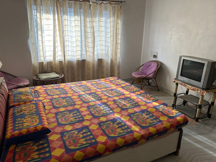 Cozy Room With Attached Bathroom - Rajsamand