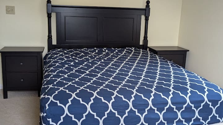 Gorgeous! All New Four Bedroom Three Bath Hot Tub - Rutland, VT