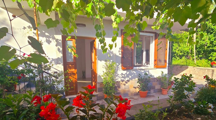 The House In The Green - Piano di Sorrento