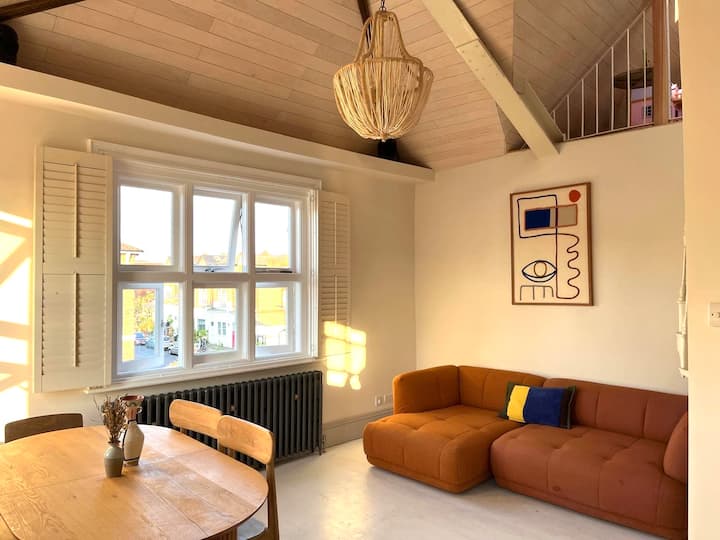 Stoke Newington Bright Top Floor Flat/loft - London