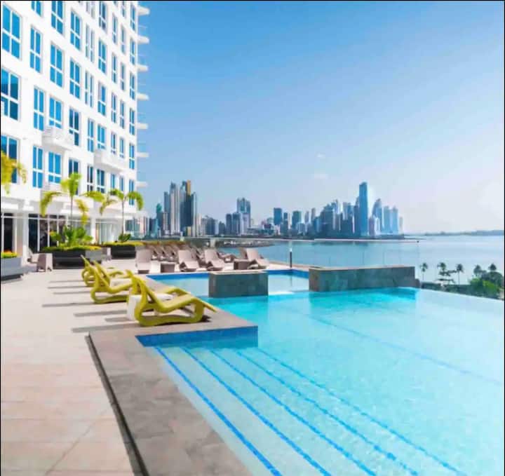 Beautiful & Cozy 1b/1b Apt With Infinity Pool - Panama