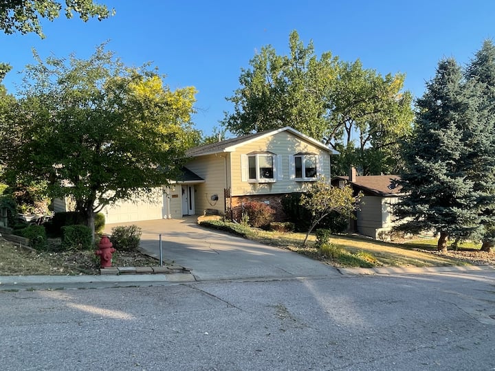 Fun 4-bedroom House Within 4 Blocks Of Downtown - Sturgis Motorcycle Rally