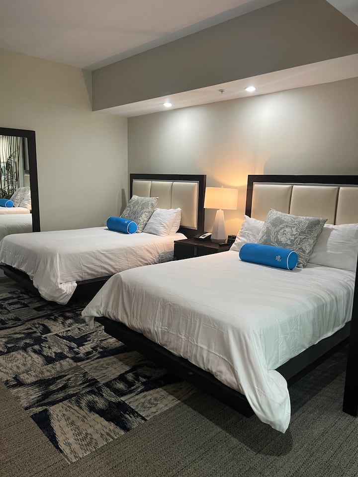 Double Queen Bed Unit In Doral - Doral