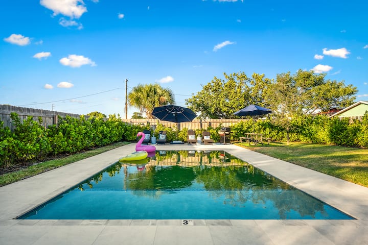 Newer Home | Pool | Yard | Grill | Full Kitchen - Delray Beach, FL