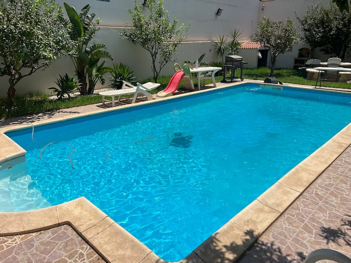 Villa Spacieuse Avec Piscine - Argel