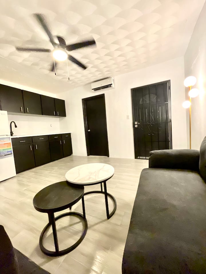 Clean And Private Hidden 1bed 1bath
Sleeps 2 - Nassau