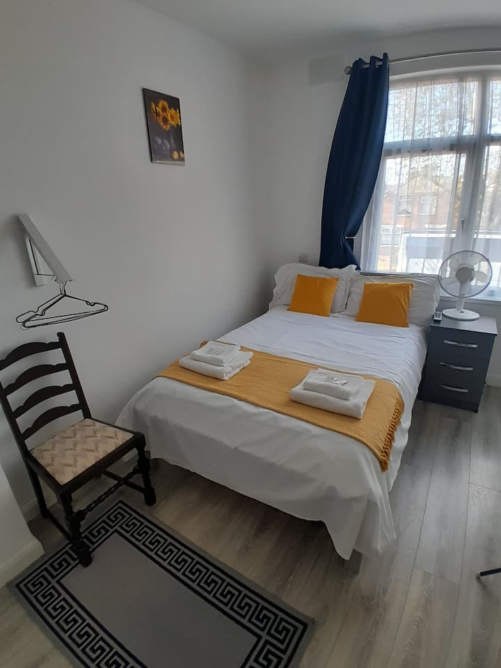 Double Rooms With On-site Pub And Free Parking - Leicester