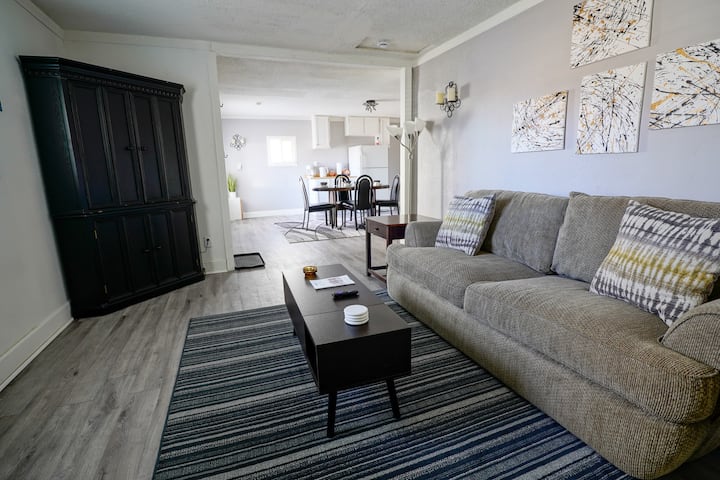 Private Old Town Bungalow 2 Queen Beds 1 Bath - Denver, CO