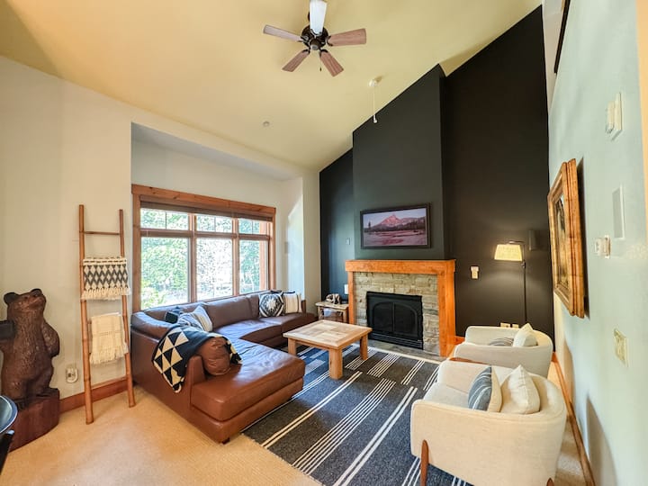 Stunning 3 Bedroom + Loft Cabin - Mammoth Lakes, CA