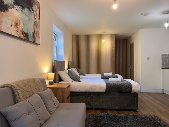 Contemporary Room In Luton - Luton