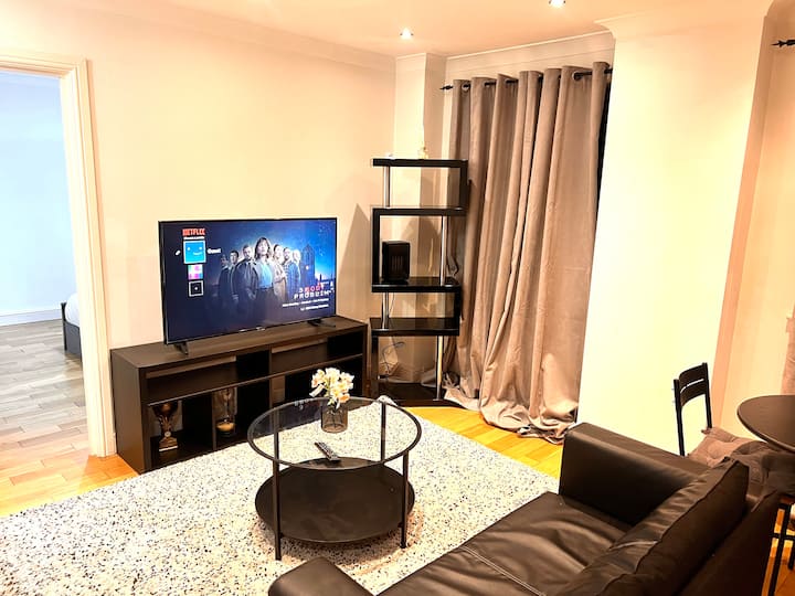 Easy Love Location 2 - Pimlico - London
