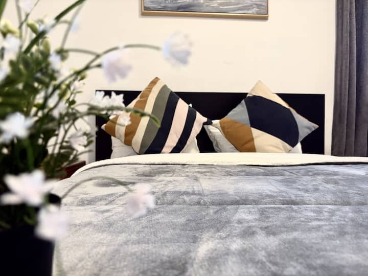 Romantic Plateau Mont-royal Escape • Studio • 1bd - Montreal