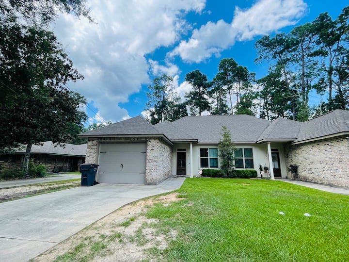 Jazzy Akers- Central Location - Abita Springs, LA