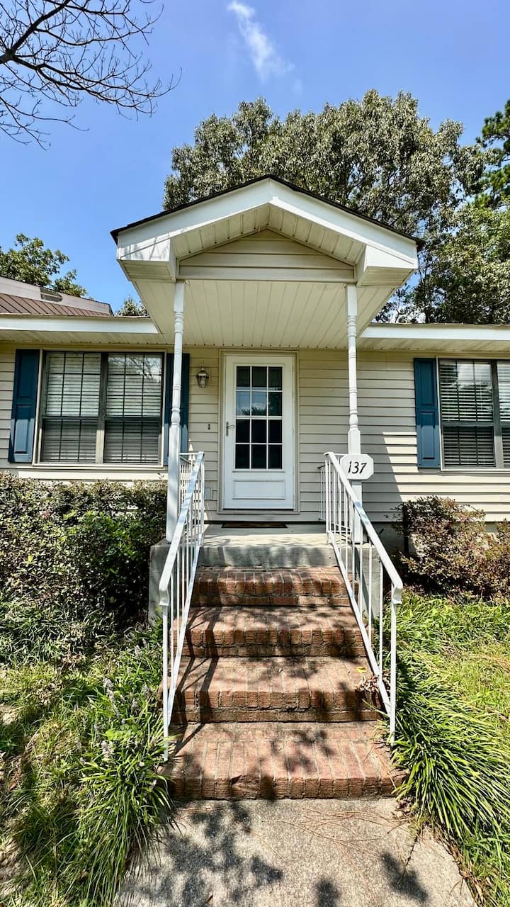 Comfy, Pet-friendly Home - Warner Robins, GA