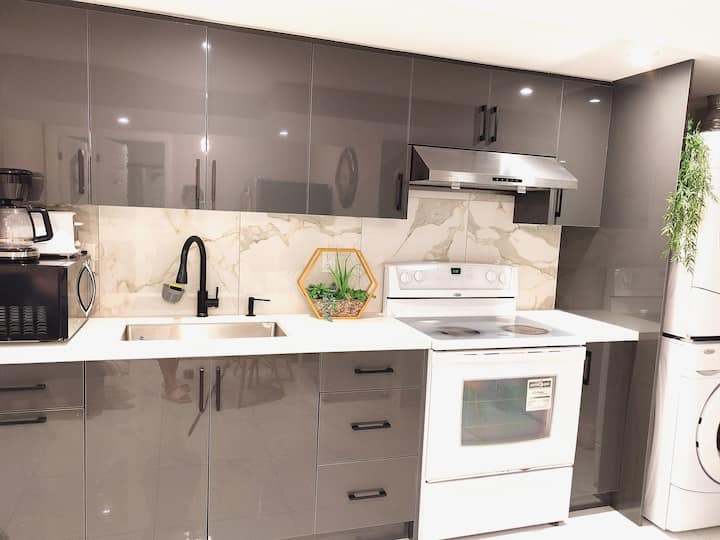 Near Pacific Mall Two Bedroom Complete House - Markham, Canada